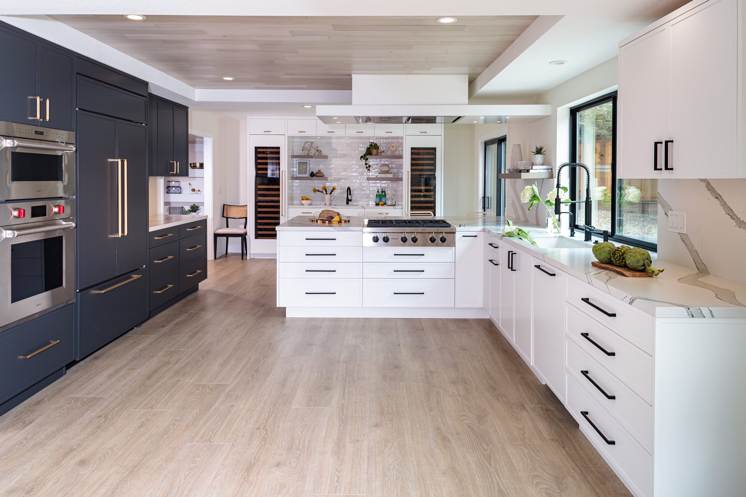 Classic Transitional Open Plan Kitchen - MSK Design Build